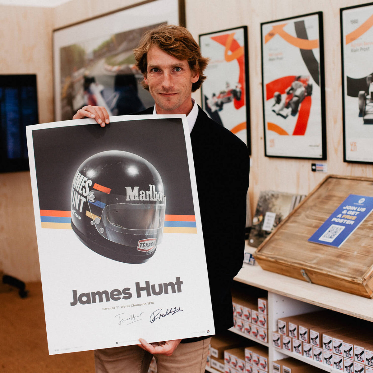 Signed by Freddie Hunt | 1976 James Hunt Helmet | James Hunt Poster ...